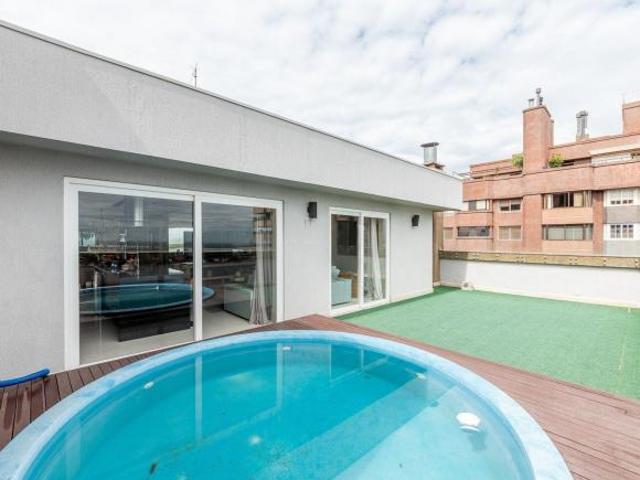 Cobertura de 4 dormitórios com vista 360º no bairro Moinhos de Vento