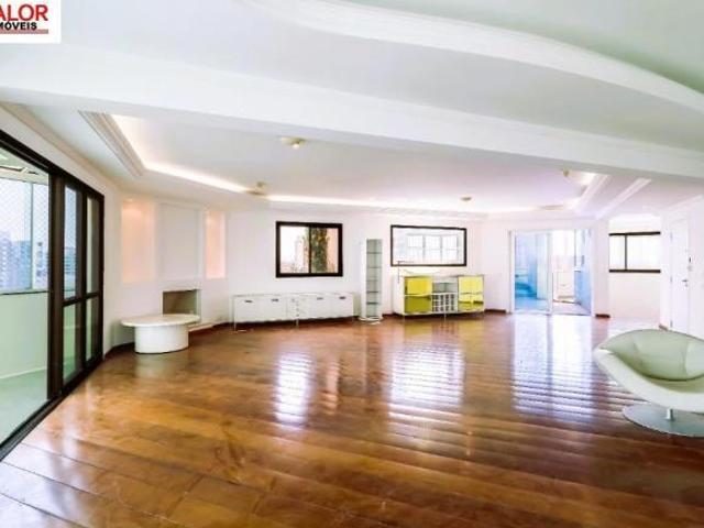COBERTURA DE 550 M2 VISTA PANORAMICA A VENDA NO BAIRRO REAL PARQUE, REGIAO DO MORUMBI Localizado