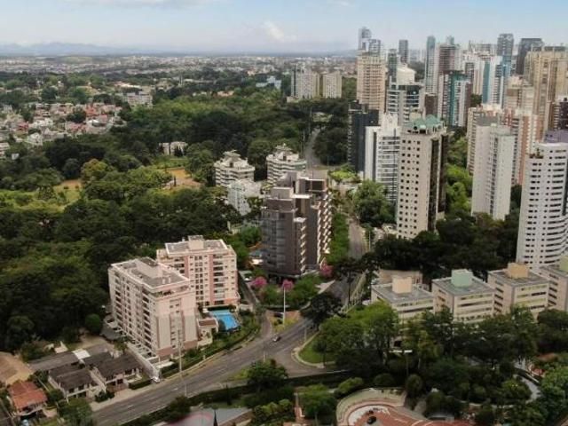 Cobertura de alto padrão com 3 dormitórios e 152,99 m² privativos no Ecoville