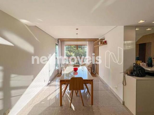 Cobertura de Luxo com 3 Quartos e Vista Definitiva em Localização Privilegiada