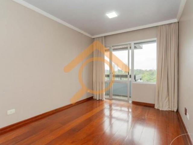 Cobertura de luxo em Santo Amaro: 3 quartos, 1 suíte, 2 salas, 2 vagas. Agende sua visita agora!