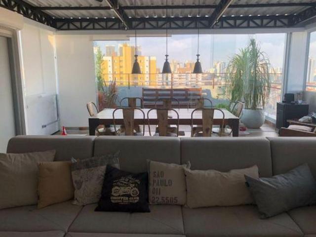 Cobertura de luxo na Vila Gumercindo: 2 quartos, 2 suítes, 2 salas, 2 banheiros, 3 vagas de garagem