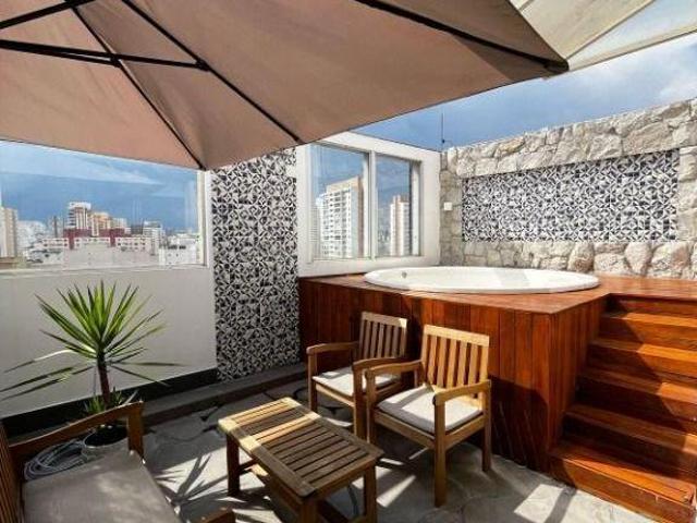 Cobertura de luxo na Aclimação: 4 quartos, 1 suíte, 4 banheiros, 3 vagas de garagem, 140m² SP