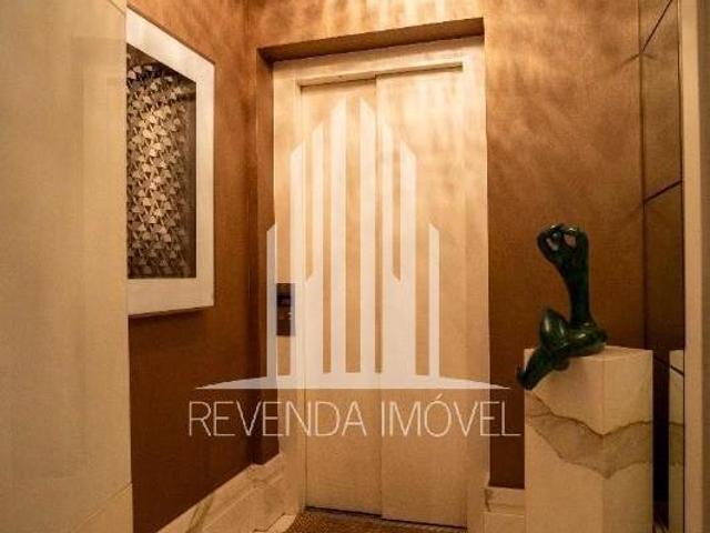 Cobertura de luxo no Alto da Mooca: 4 quartos, 3 suítes, 5 banheiros, 4 vagas
