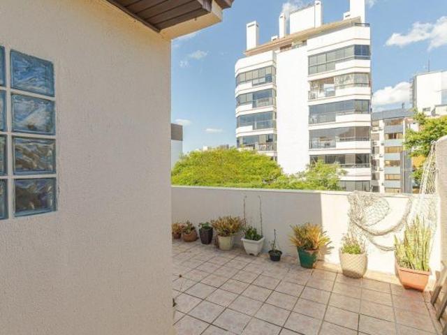 cobertura de quatro quartos, suíte e uma vaga de garagem no bairro higienópolis