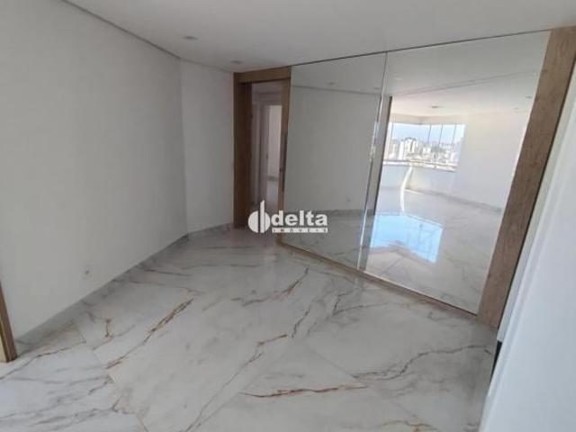 Cobertura disponível para locação e venda no bairro Martins em Uberlândia MG