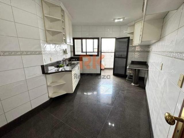 Cobertura disponível para venda. Área construída 269m² | 3 quartos | 1 suíte + 1 semi suíte | 3 vaga