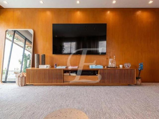 Cobertura Duplex, Mobiliada, 3 suítes, à venda, 400 m² Moema, perto do Metro