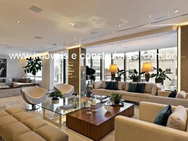 Cobertura Duplex Mobiliada Vila Uberabinha 800 m² 4 suítes 6 vagas A 500 metros do parque do Ibirap