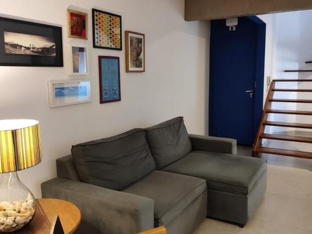COBERTURA DUPLEX MOBILIADA COM 4 DORMITÓRIOS NO CENTRO