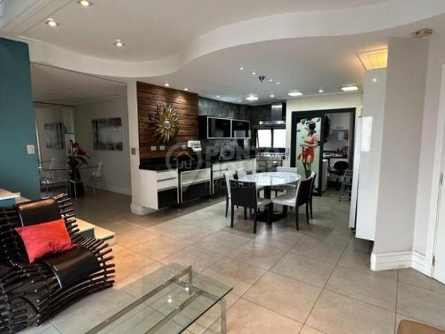 Cobertura duplex, modernizada, 03 suítes, mobiliada, 02 vagas e lazer