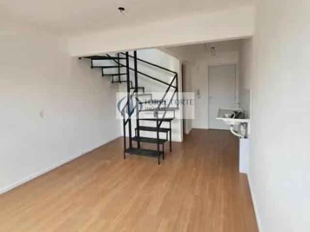 Cobertura duplex na Bela Vista 67m² bem localizada pronta para ser decorda