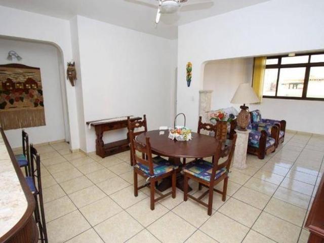 Cobertura Duplex na Praia da Enseada no Guarujá, próximo ao Casa Grande Hotel