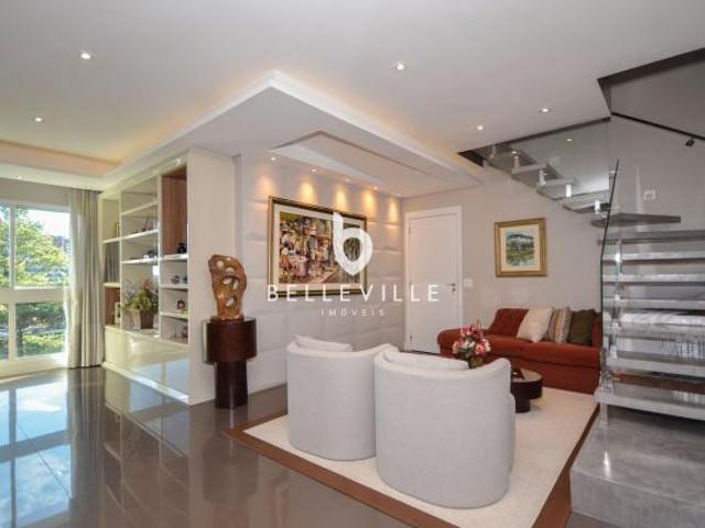 Cobertura Duplex no Bairro Água Verde, próxima ao