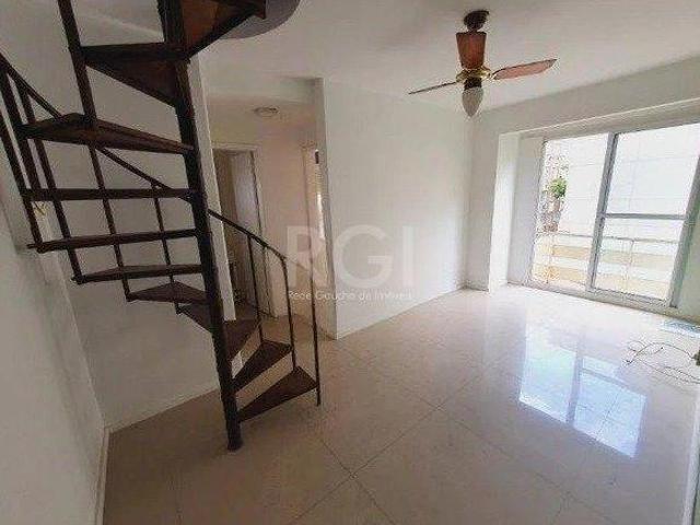 Cobertura duplex no bairrro Petrópolis de 2 dormitórios e vaga