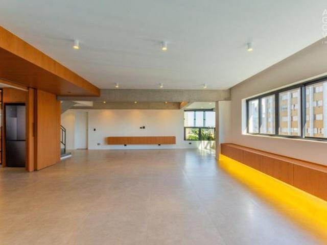 Cobertura Duplex no Biarritz, 04 Suítes, 03 Vagas, Ampla e Reformada, Rebouças, Curitiba