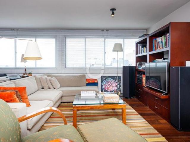 Cobertura duplex no coração do Bigorrilho e com um