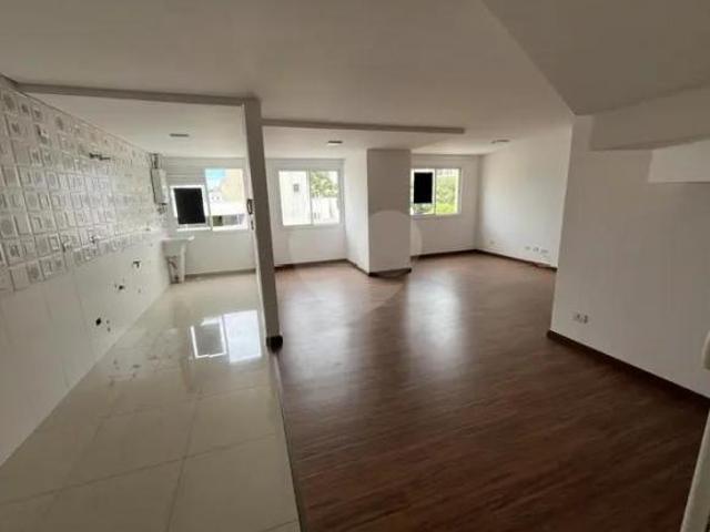 Cobertura Duplex no Juvevê: 2 Suítes, Terraço Privativo e Localização Nobre