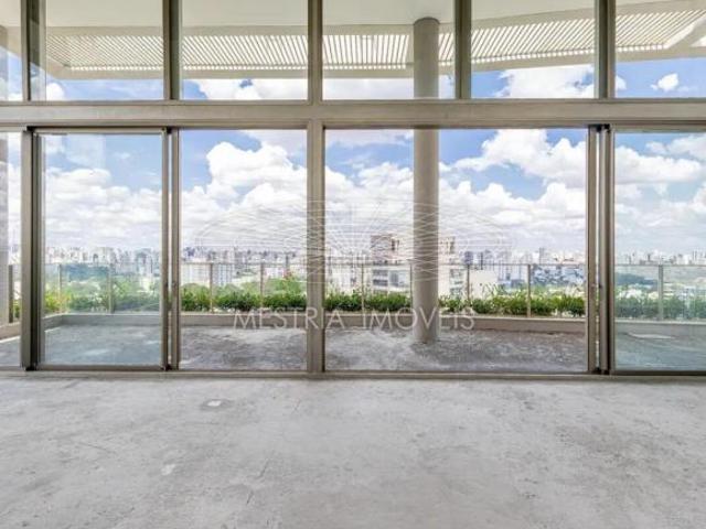 Cobertura duplex no Villa Ibirapuera Versace | A vista de 360 graus é simplesmente deslumbrante!