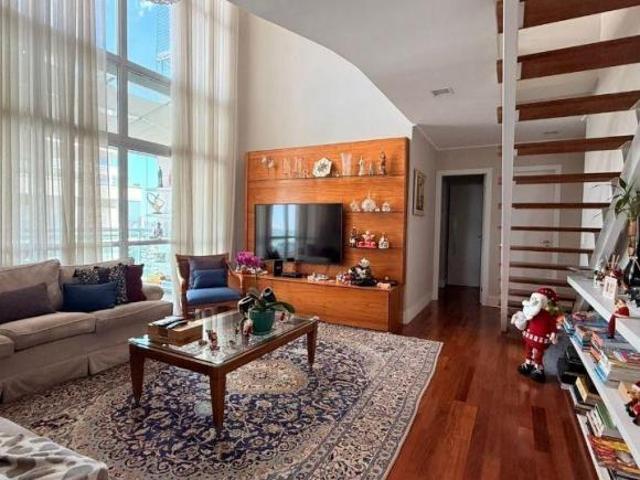 Cobertura Duplex à Venda 258 m², 3 Quartos sendo 1 Suíte Master, 4 Vagas, por R$