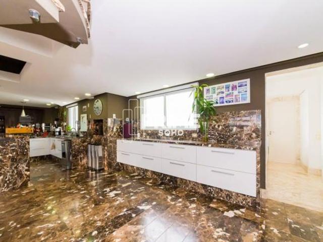 Cobertura Duplex à Venda com 258m², 2 Suítes e 3 Vagas no Alto da Glória
