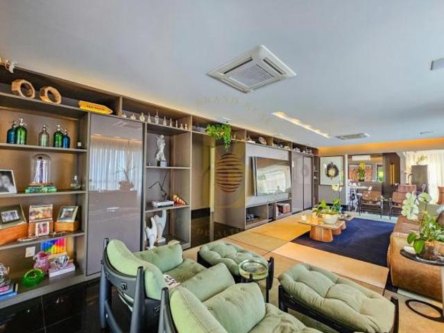 Cobertura Duplex á venda com 423m², 4 suítes e 6 vagas de garagem no Campo Belo