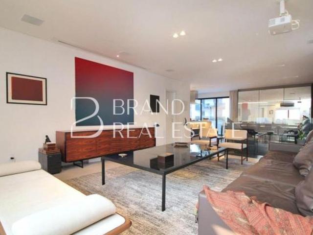 Cobertura duplex á venda de 251m², com 3 suítes e 2 vagas no Itaim Bibi