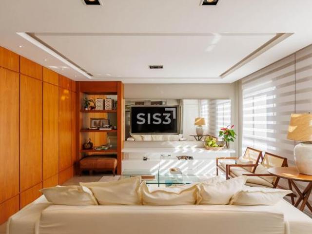 Cobertura Duplex à venda em Condominio Clube no Á