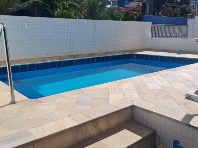 Cobertura Duplex á venda em Caiobá com Vista Mar e morro