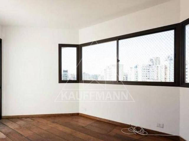 Cobertura Duplex à Venda em Moema 4 Quartos, 2 Suítes, 4 Vagas e 275m²