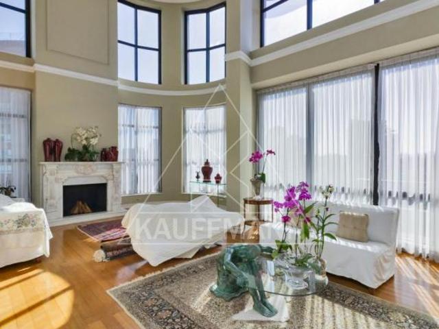 Cobertura Duplex à Venda em Moema 4 quartos, 3 Suítes, 4 Vagas 600m²