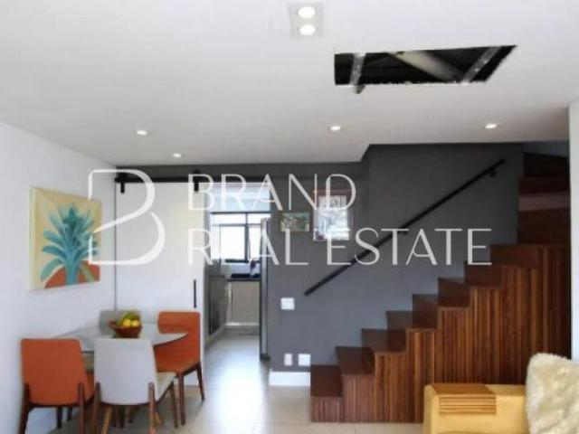Cobertura duplex à venda em Moema com 165m², 2 suítes, 2 vagas, terraço com piscina!