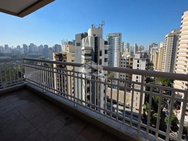 Cobertura Duplex à venda em Moema com 3 Quartos sendo 3 Suítes e 3 vagas de Garagem