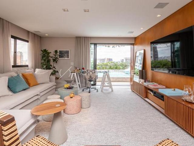 Cobertura Duplex à Venda em Moema Pássaros