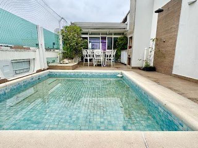 Cobertura Duplex à venda Frente ao Mar na Praia do Tombo / Guarujá
