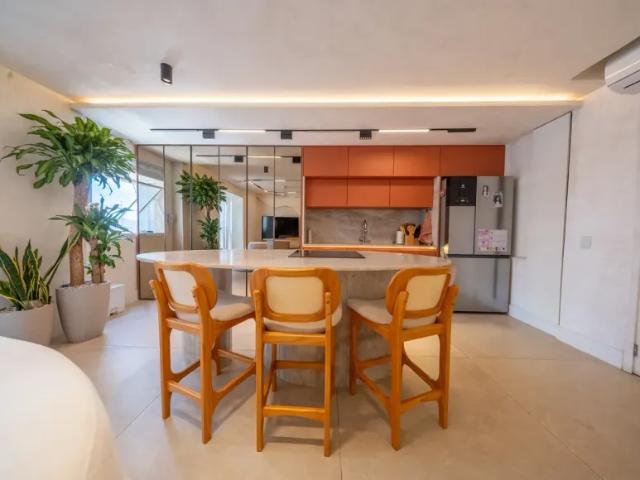 Cobertura Duplex à Venda mobiliada com 210 m². 3 suítes, 2 vagas no Condomínio SoHo, Barra da Tijuca