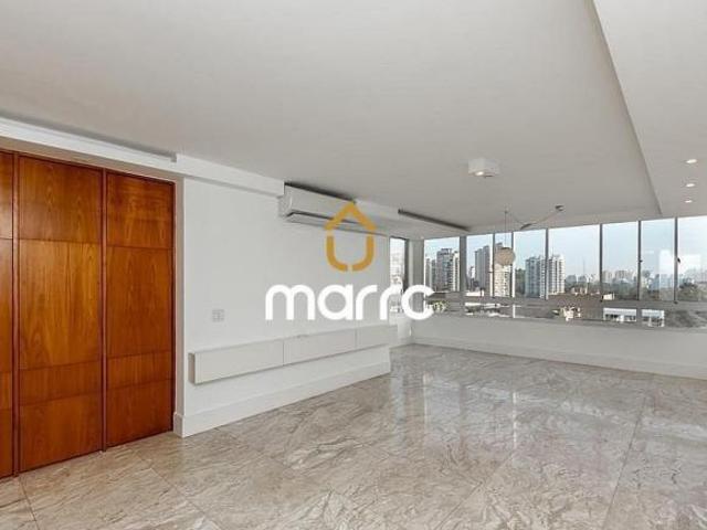 COBERTURA DUPLEX À VENDA NO CONDOMINIO VILLA AMALFI