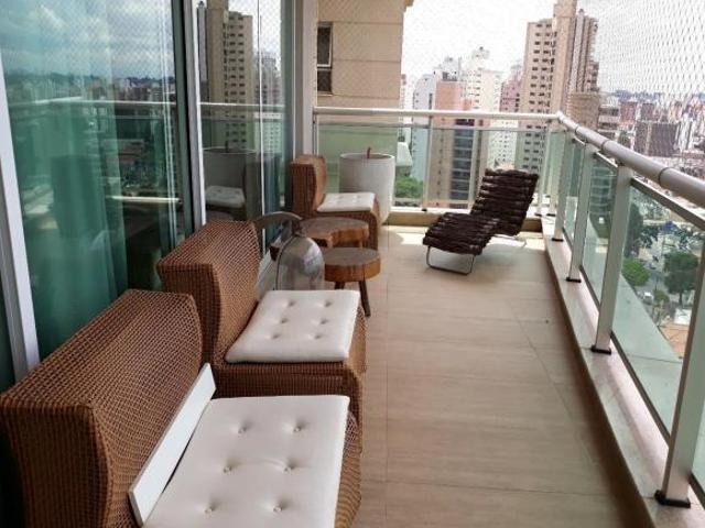 Cobertura duplex à venda no Cambuí Campinas, com 4 suítes, lazer comum e 5 garagens