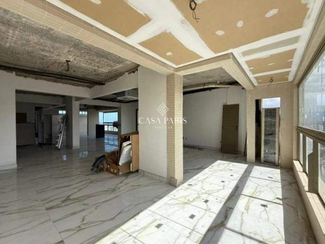 Cobertura duplex à venda no Canto do Forte, Praia Grande/SP | 4 suítes e piscina