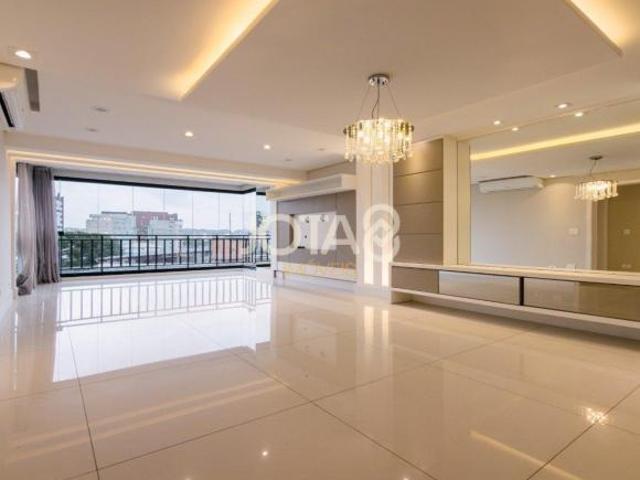 COBERTURA DUPLEX À VENDA NO ÁGUA VERDE I 215 M² + TERRAÇO COM JACUZZI