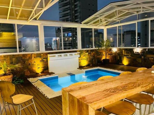 Cobertura duplex à venda no Edifício Batel Point, no Água Verde