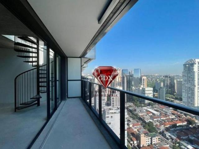 Cobertura duplex à venda no Itaim