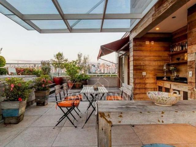 Cobertura Duplex a Venda no Jardim Paulista 3 Suítes, 6 Vagas, 537m²A.U