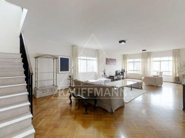 Cobertura Duplex à Venda na Bela Vista 3 Suítes 2 Vagas 485m² de Área Útil