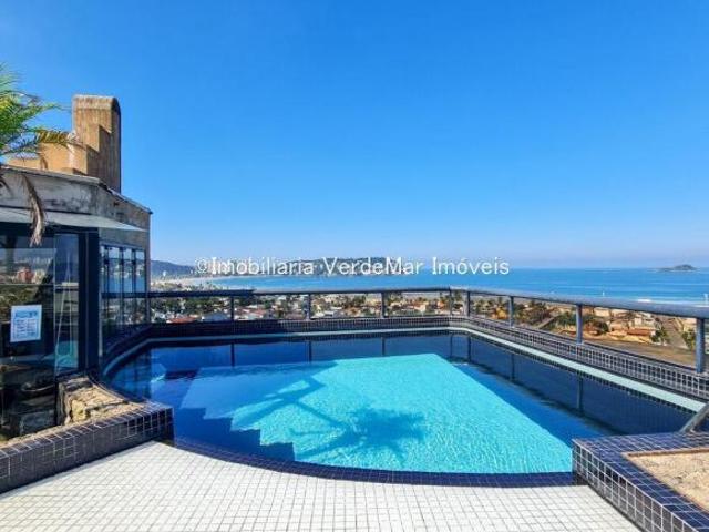 Cobertura Duplex à venda na praia da Enseada, região da Brunella