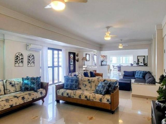 Cobertura Duplex à venda na Praia das Pitangueiras Guarujá/SP