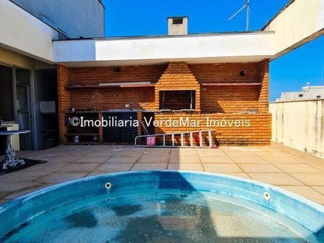 Cobertura duplex à venda na praia de Pitangueiras, região da Barra Funda
