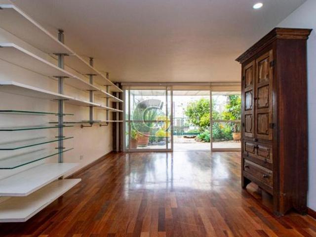 Cobertura Duplex á venda na Vila Madalena com 3 quartos, sendo 2 suítes e 2 vagas