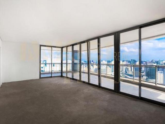Cobertura duplex à venda na Vila Nova Conceição | 4 quartos/ 4 suítes