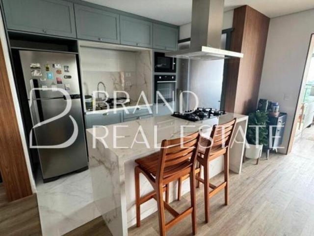 Cobertura duplex à venda porteira fechada em Santo Amaro, 210m² com 2 vagas!